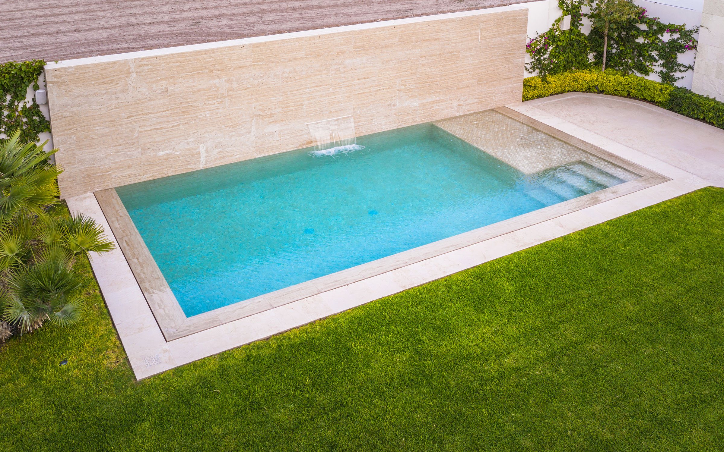 Un proyecto que marca tendencia en la construcción de albercas ...